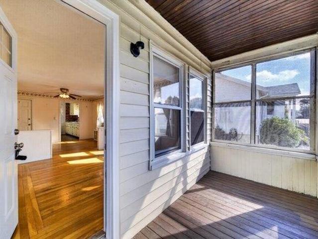 house with 3 bedroom, Warwick RI ES105175217