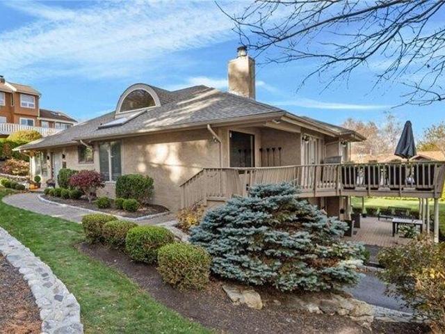 house with 3 bedroom, Warwick RI ES102824379