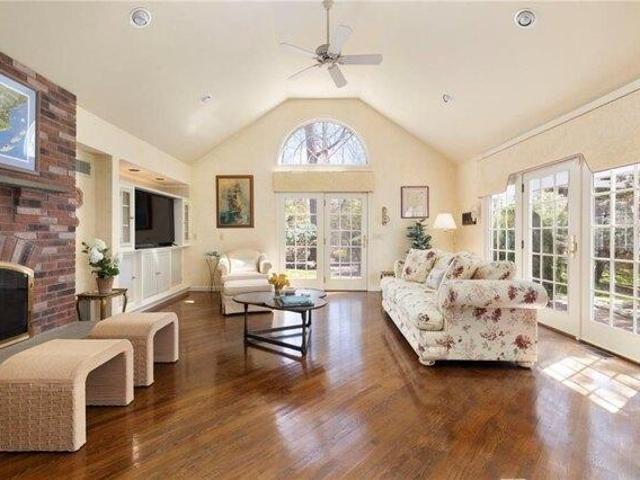 house with 3 bedroom, Warwick RI ES103034645