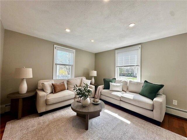 house with 3 bedroom, Warwick RI ES103034940