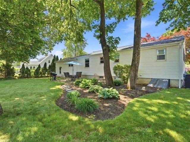 house with 3 bedroom, Warwick RI ES103036192