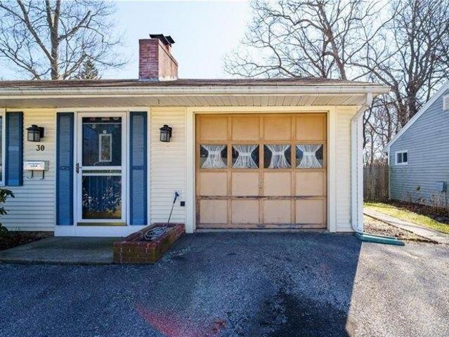 house with 3 bedroom, Warwick RI ES103074352