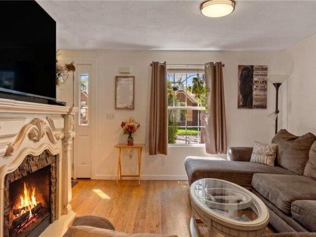 house with 3 bedroom, Warwick RI ES103073671