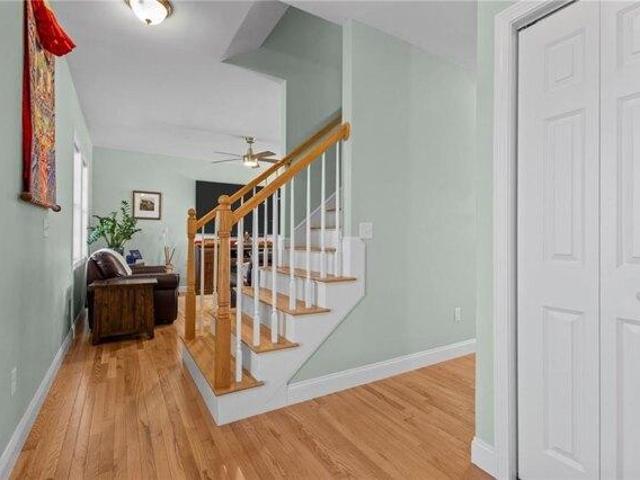 house with 3 bedroom, Warwick RI ES103223855