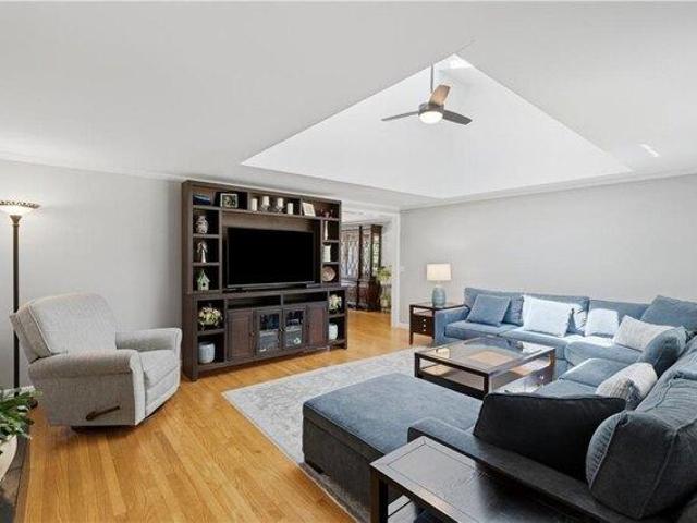 house with 3 bedroom, Warwick RI ES103434005