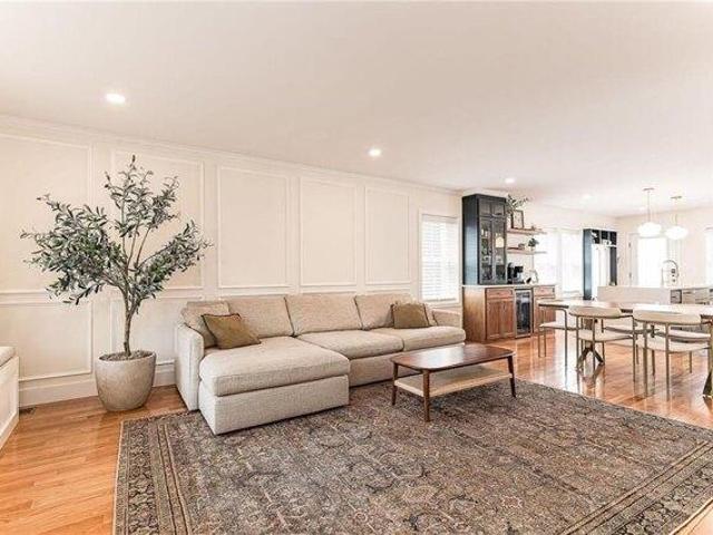 house with 3 bedroom, Warwick RI ES103431563