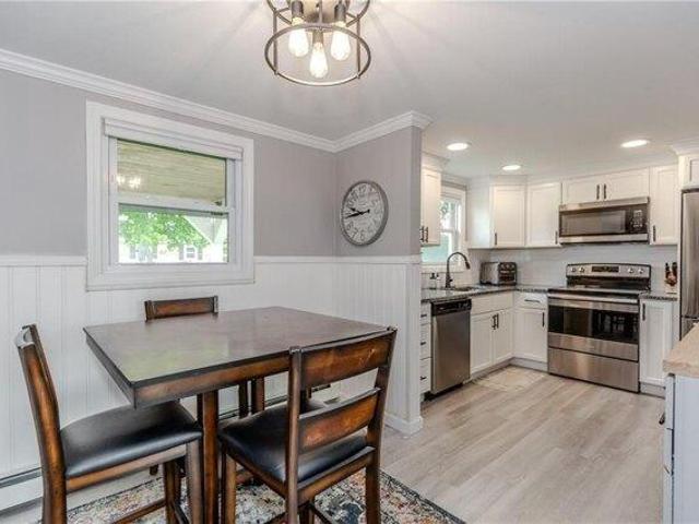 house with 3 bedroom, Warwick RI ES103433417