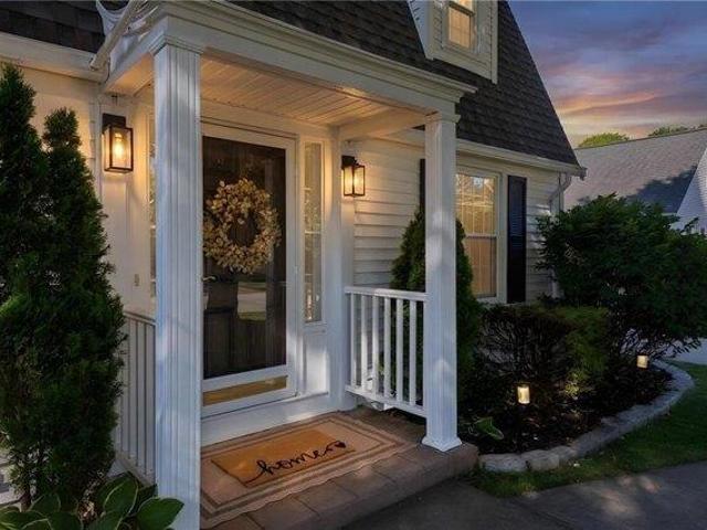 house with 3 bedroom, Warwick RI ES103442274