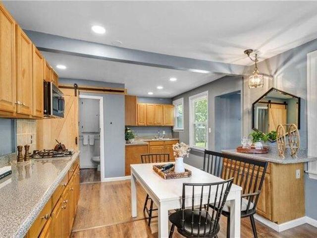 house with 3 bedroom, Warwick RI ES103443779