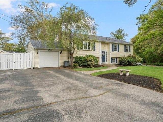 house with 3 bedroom, Warwick RI ES103497661