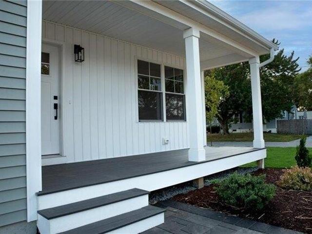 house with 3 bedroom, Warwick RI ES103663581
