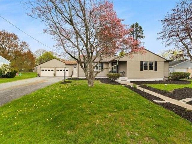 house with 3 bedroom, Warwick RI ES103663639