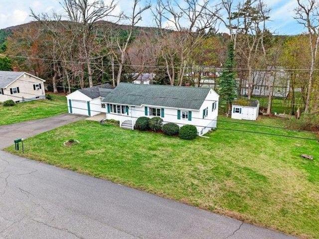 house with 3 bedroom, Ware MA DS102960160