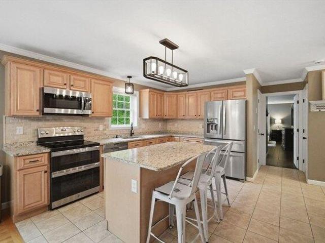 house with 3 bedroom, Ware MA ES103250106