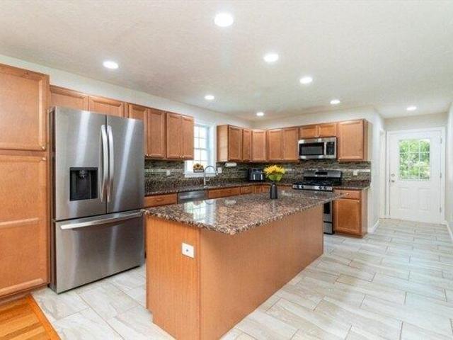 house with 3 bedroom, Wareham MA ES105203584