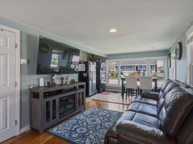 house with 3 bedroom, Wareham MA ES103931439