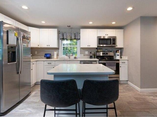 house with 3 bedroom, Warren MA DS104329579
