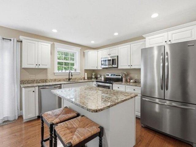 house with 3 bedroom, Warren MA ES104604307