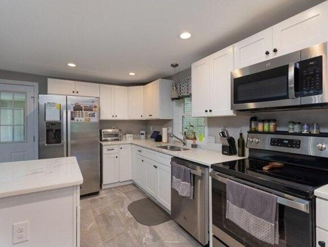 house with 3 bedroom, Warren MA ES104810589