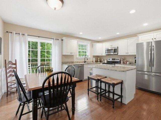 house with 3 bedroom, Warren MA ES104112507