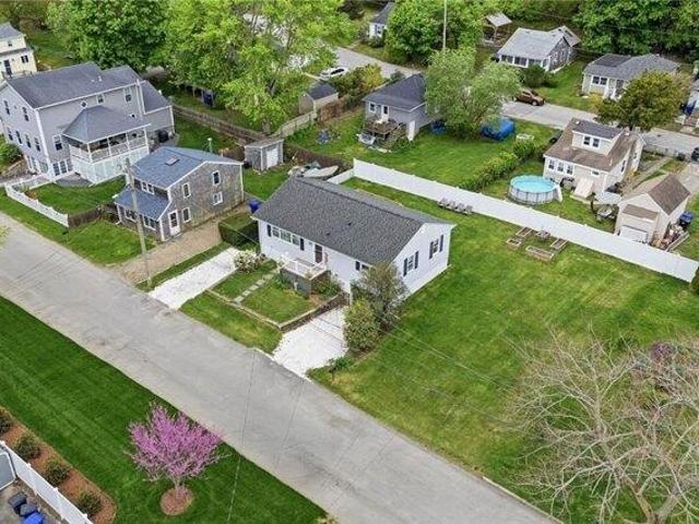 house with 3 bedroom, Warren RI ES103223172
