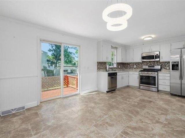 house with 3 bedroom, Warren RI ES104790524