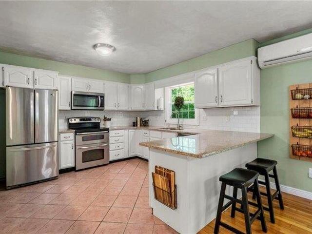 house with 3 bedroom, Warren RI ES104834317