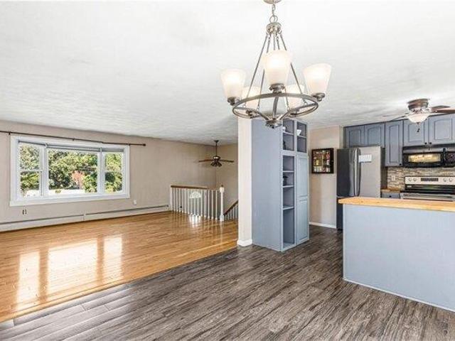house with 3 bedroom, Warren RI ES105143567