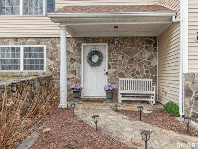 house with 3 bedroom, Waterbury CT DLS102558741