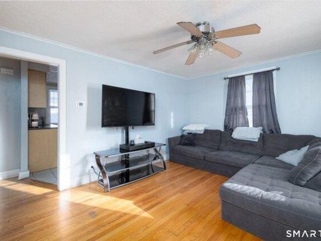 house with 3 bedroom, Waterbury CT DLS102761996