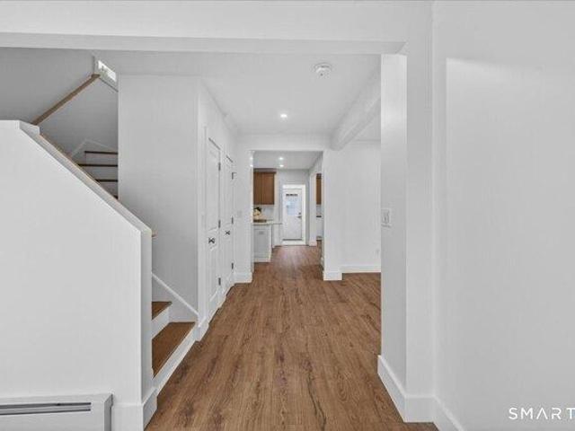 house with 3 bedroom, Waterbury CT DLS102775400