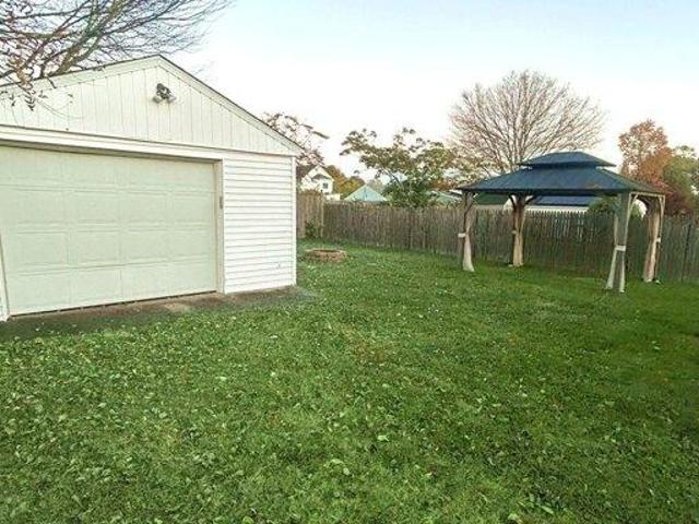 house with 3 bedroom, Waterbury CT DLS102799438