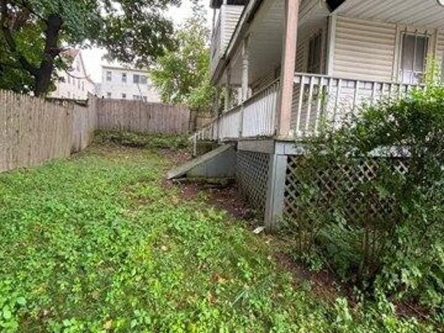 house with 3 bedroom, Waterbury CT DLS103125094