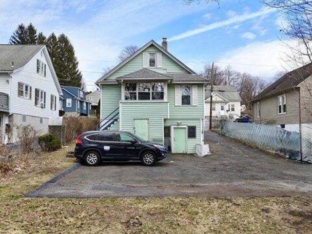 house with 3 bedroom, Waterbury CT DLS89414953