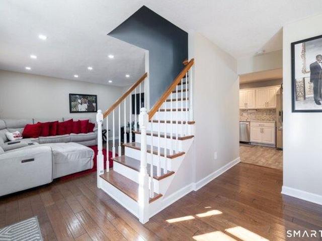house with 3 bedroom, Waterbury CT DS101898658