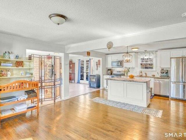 house with 3 bedroom, Waterbury CT DS102215661