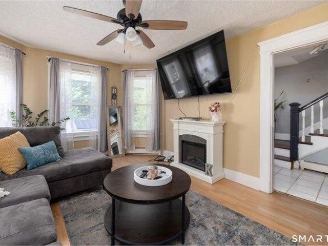 house with 3 bedroom, Waterbury CT DS104405951
