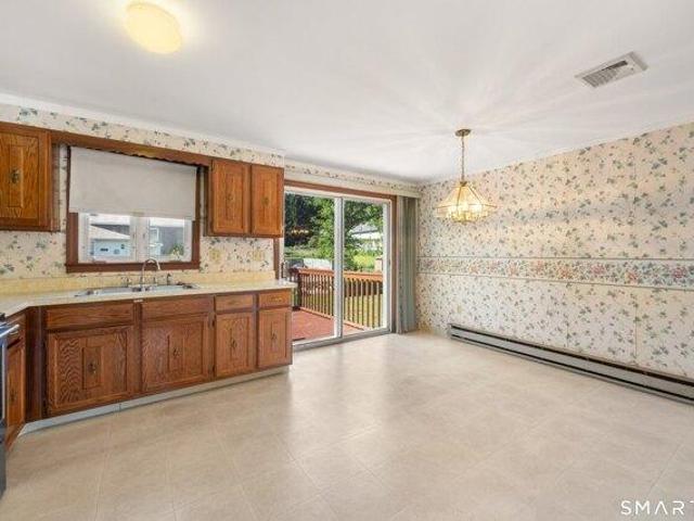 house with 3 bedroom, Waterbury CT DS104409280