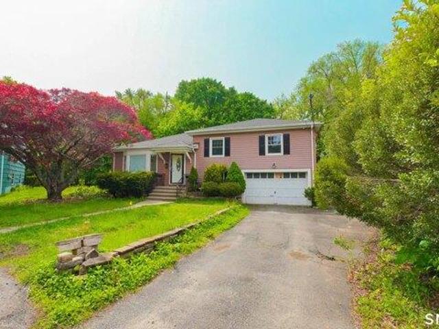 house with 3 bedroom, Waterbury CT DS104113161
