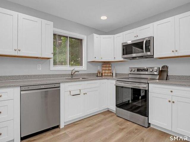 house with 3 bedroom, Waterbury CT DS104114493