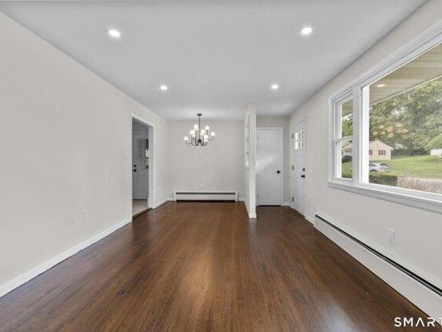 house with 3 bedroom, Waterbury CT ES103434011