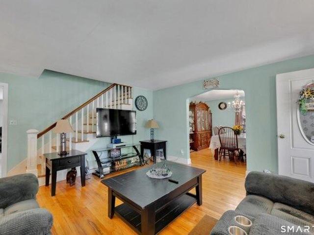 house with 3 bedroom, Waterbury CT ES103601267