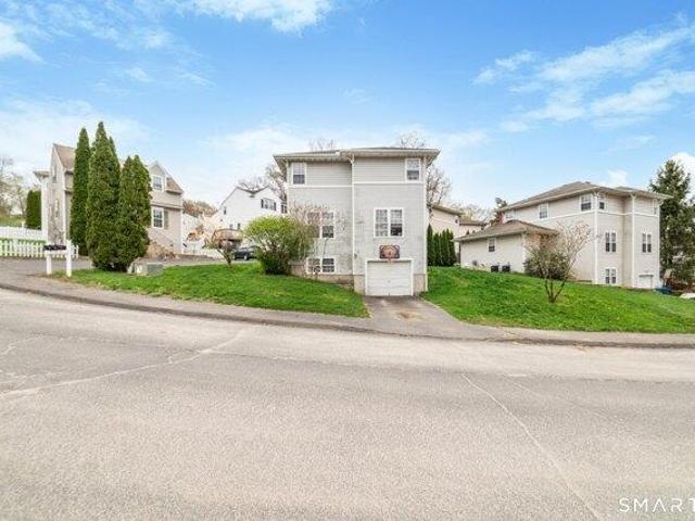 house with 3 bedroom, Waterbury CT ES103624307