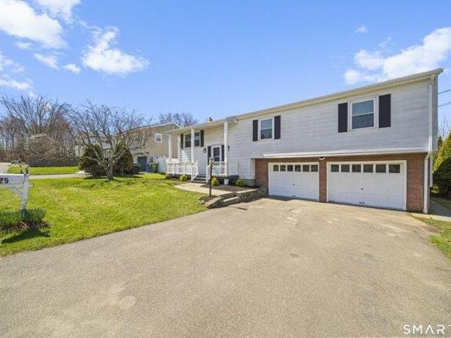house with 3 bedroom, Waterbury CT ES103124592