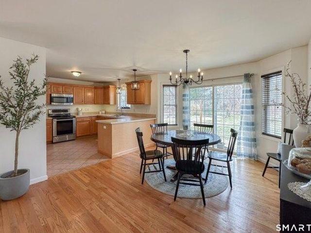 house with 3 bedroom, Waterbury CT ES103160887