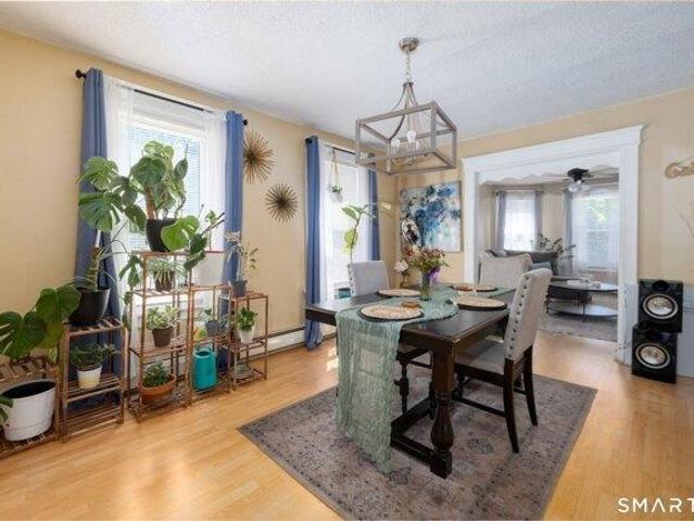 house with 3 bedroom, Waterbury CT ES104405951