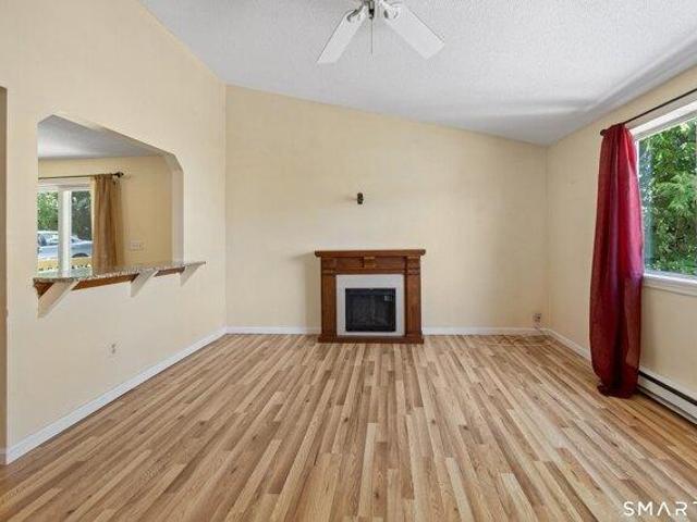 house with 3 bedroom, Waterbury CT ES104445194