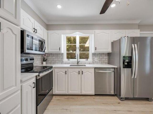 house with 3 bedroom, Waterbury CT ES104607303