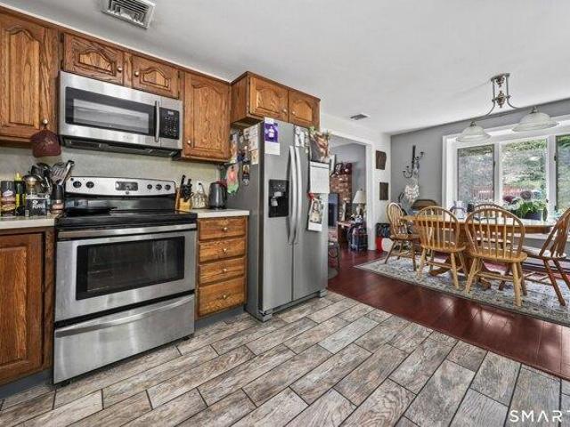 house with 3 bedroom, Waterbury CT ES104787836