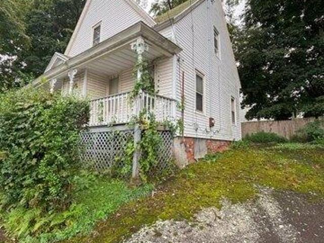 house with 3 bedroom, Waterbury CT ES104848659
